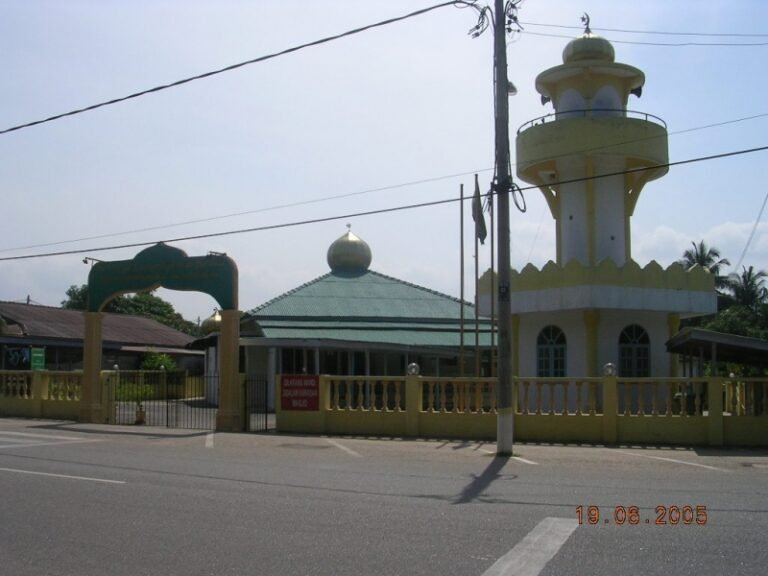 Masjid Fathur Rahman Pengkalan Rama - masjiddekat.my
